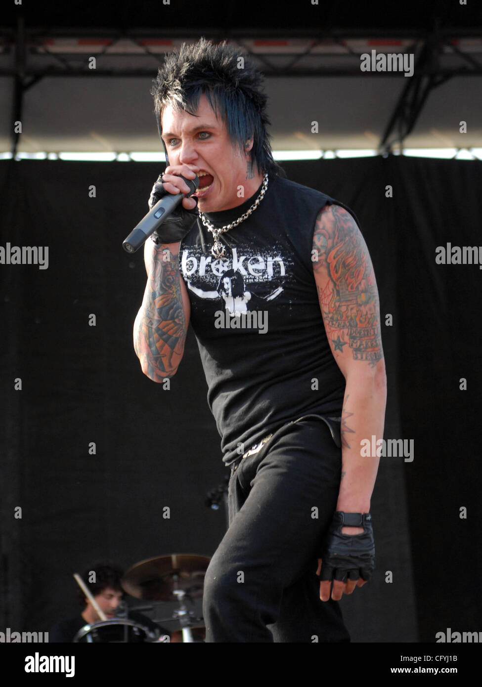 May 19, 2007 Columbus, OH; USA, Singer JACOBY SHADDIX of the band PAPA ...