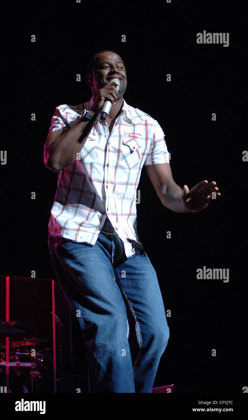 Brian mcknight live hi-res stock photography and images - Alamy