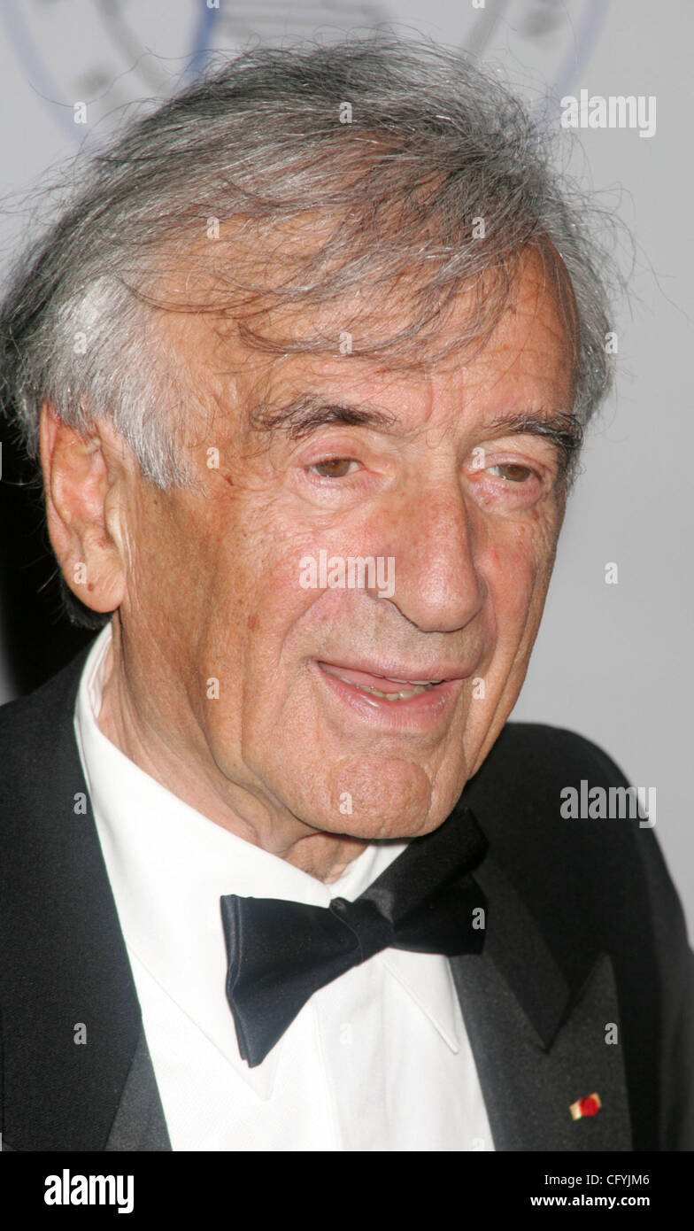 Elie Wiesel Oprah Winfrey Stock Photos & Elie Wiesel Oprah Winfrey ...
