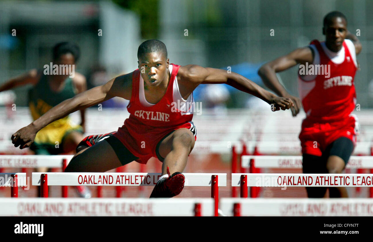 110 meter hurdles hi-res stock photography and images - Alamy