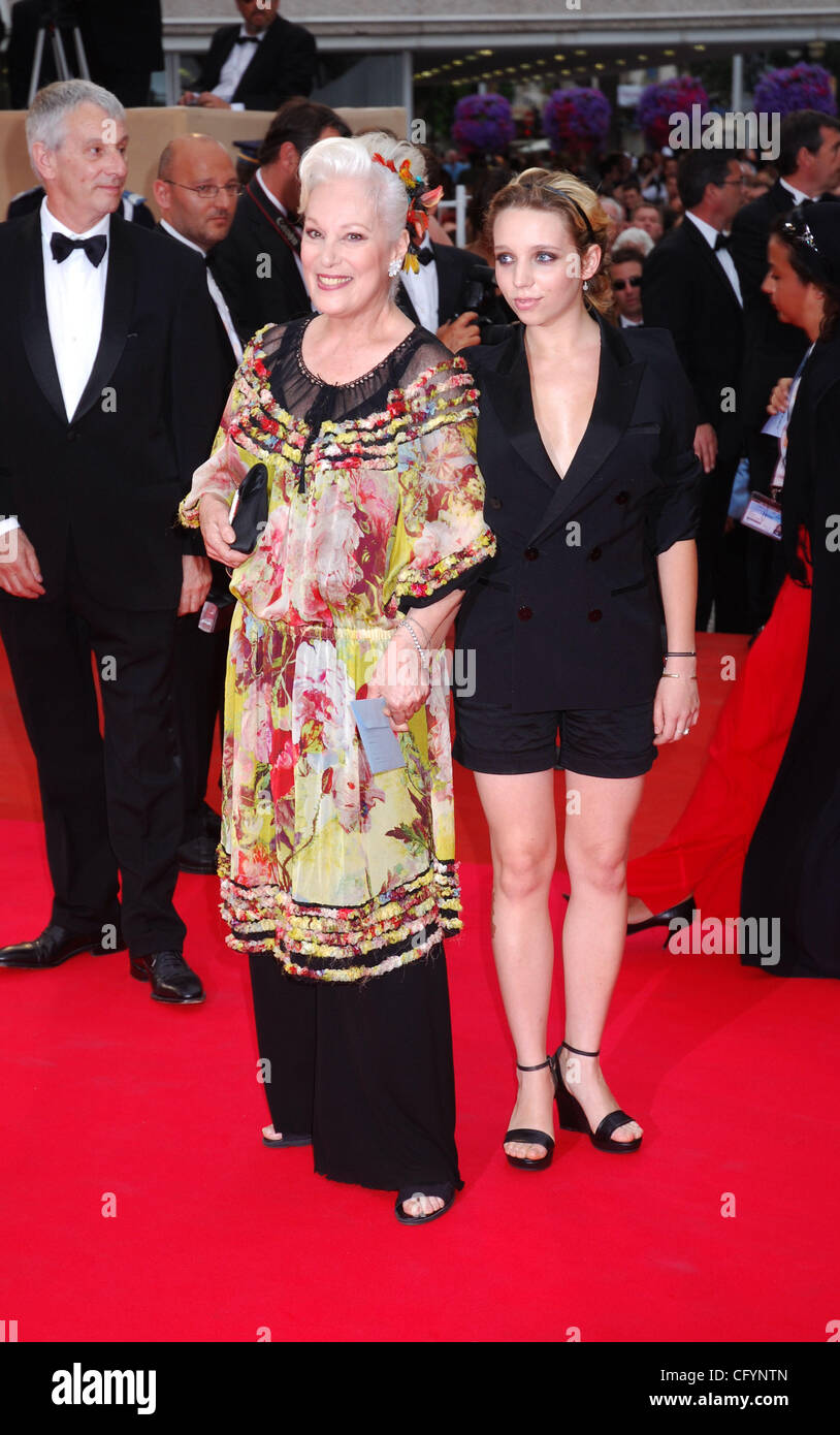 Michelle laroque hi-res stock photography and images - Alamy