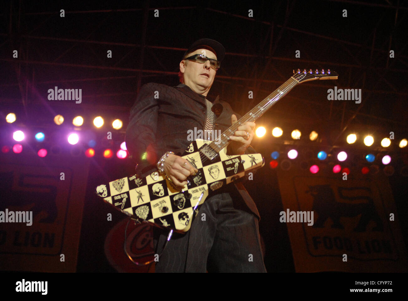 Cheap trick guitarist hi-res stock photography and images - Alamy