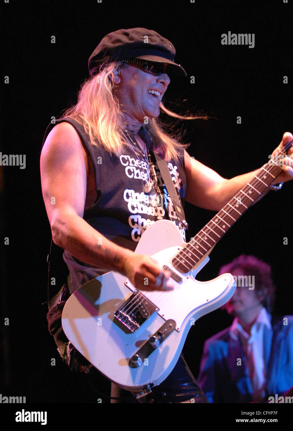 Robin Zander Cheap Trick Stock Photos & Robin Zander Cheap Trick Stock ...