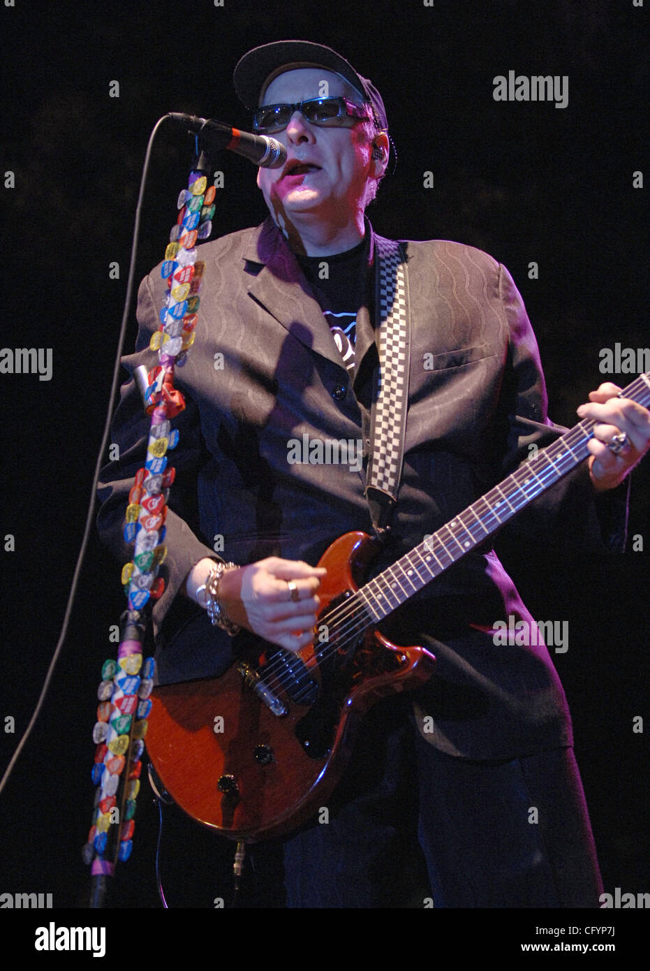 Cheap trick guitarist hi-res stock photography and images - Alamy