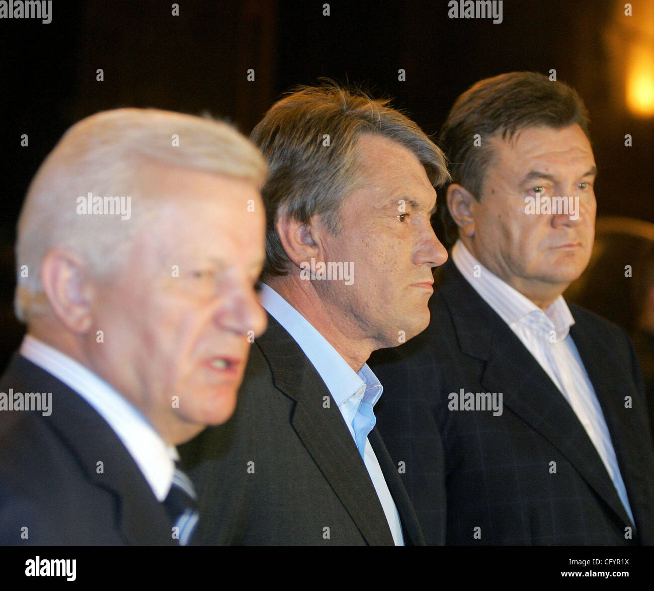 Head of Ukrainian Supreme Rada Alexander Moroz(l), President of Ukraine ...