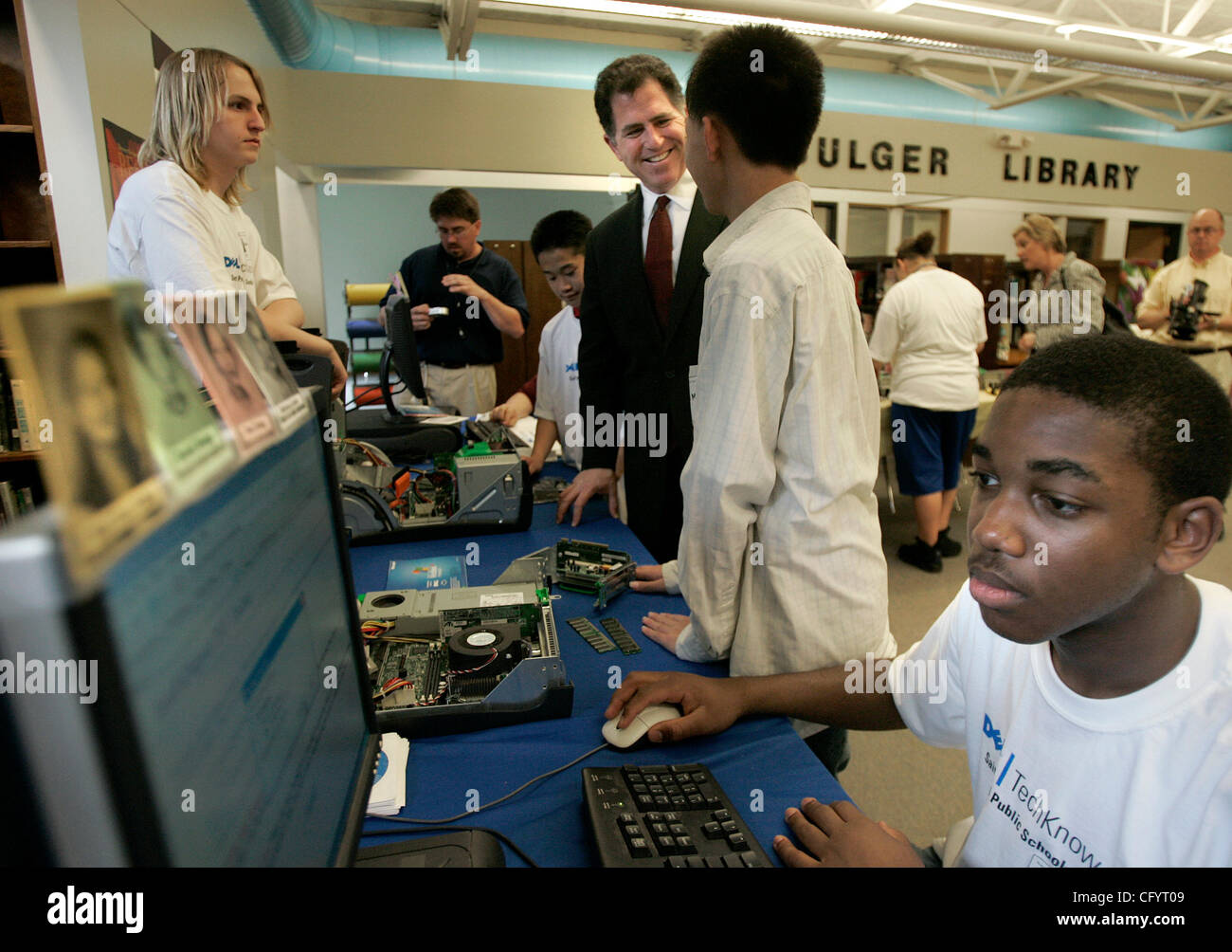 Techknow hi-res stock photography and images - Alamy