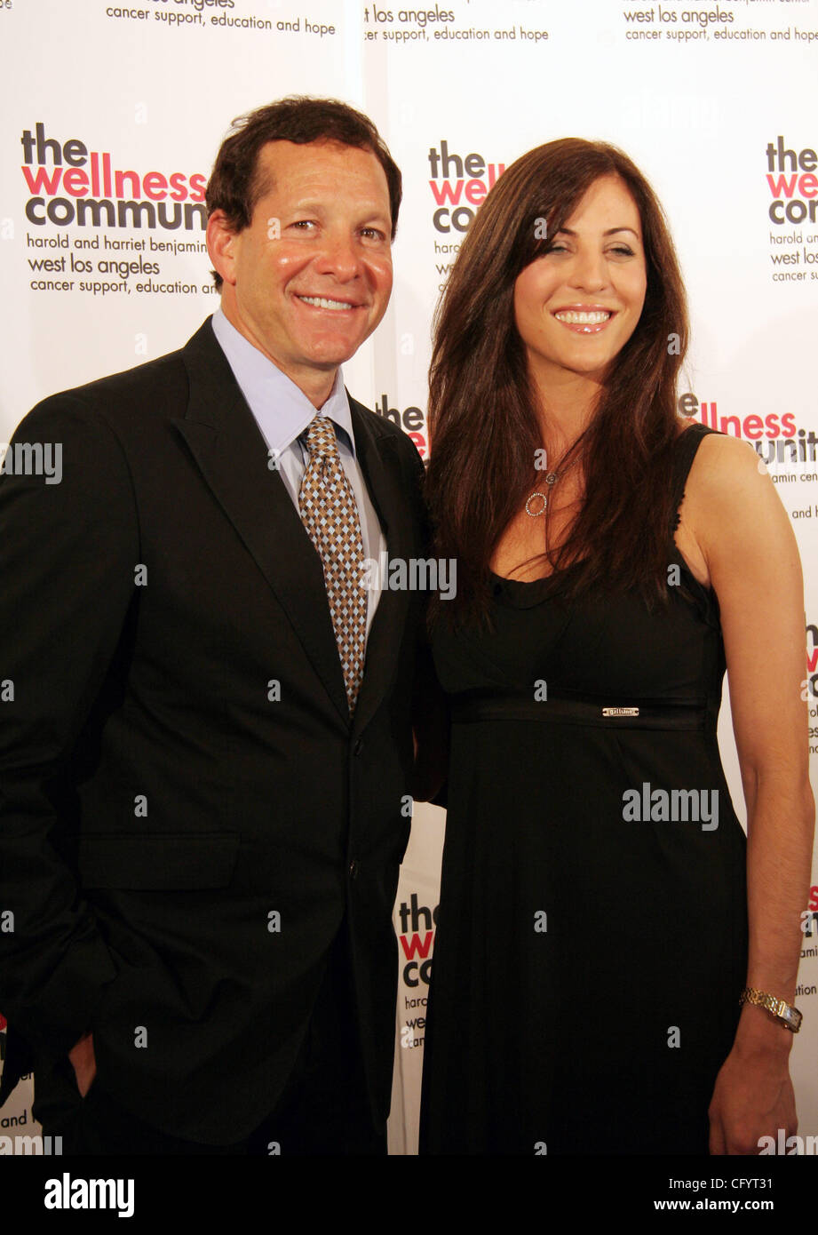 May 31, 2007 - Beverly Hills, CA, USA - STEVE GUTTENBERG and MICHELLE ...