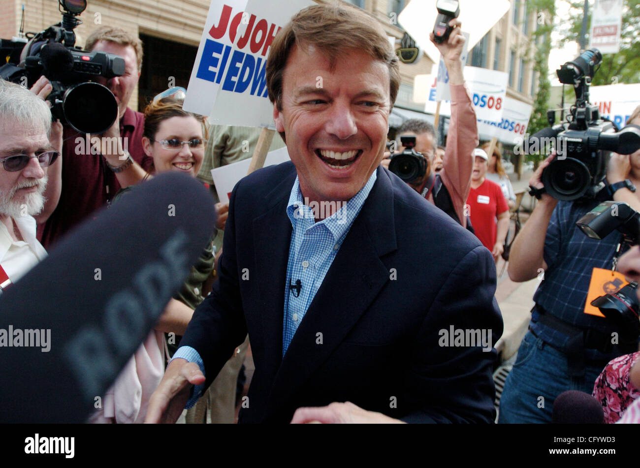 John Edwards arrives to the 8th Annual Hall of Fame Celebration ...