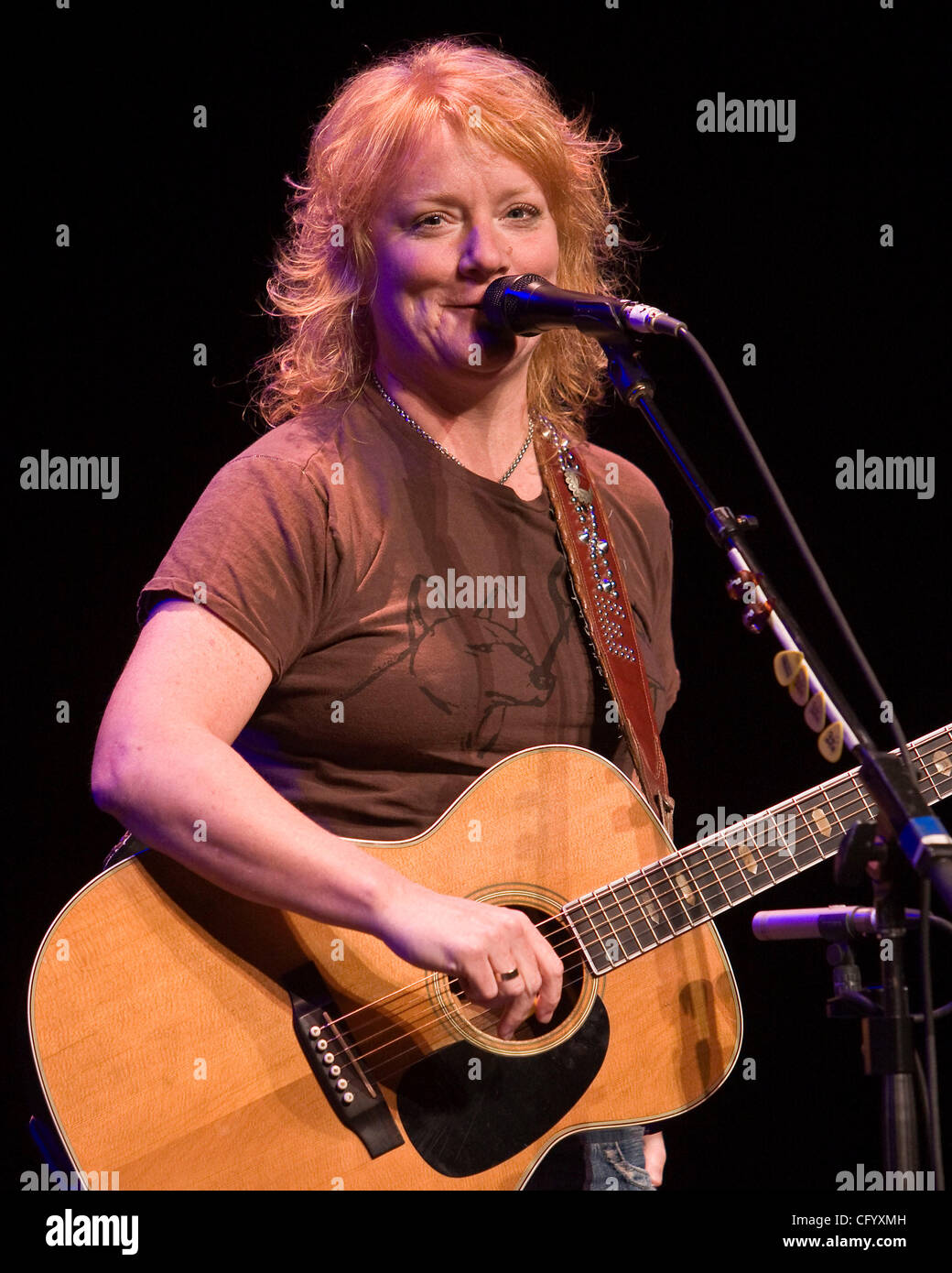 Indigo Girl, Emily Saliers sings Folk Rock at Pechanga Resort and ...