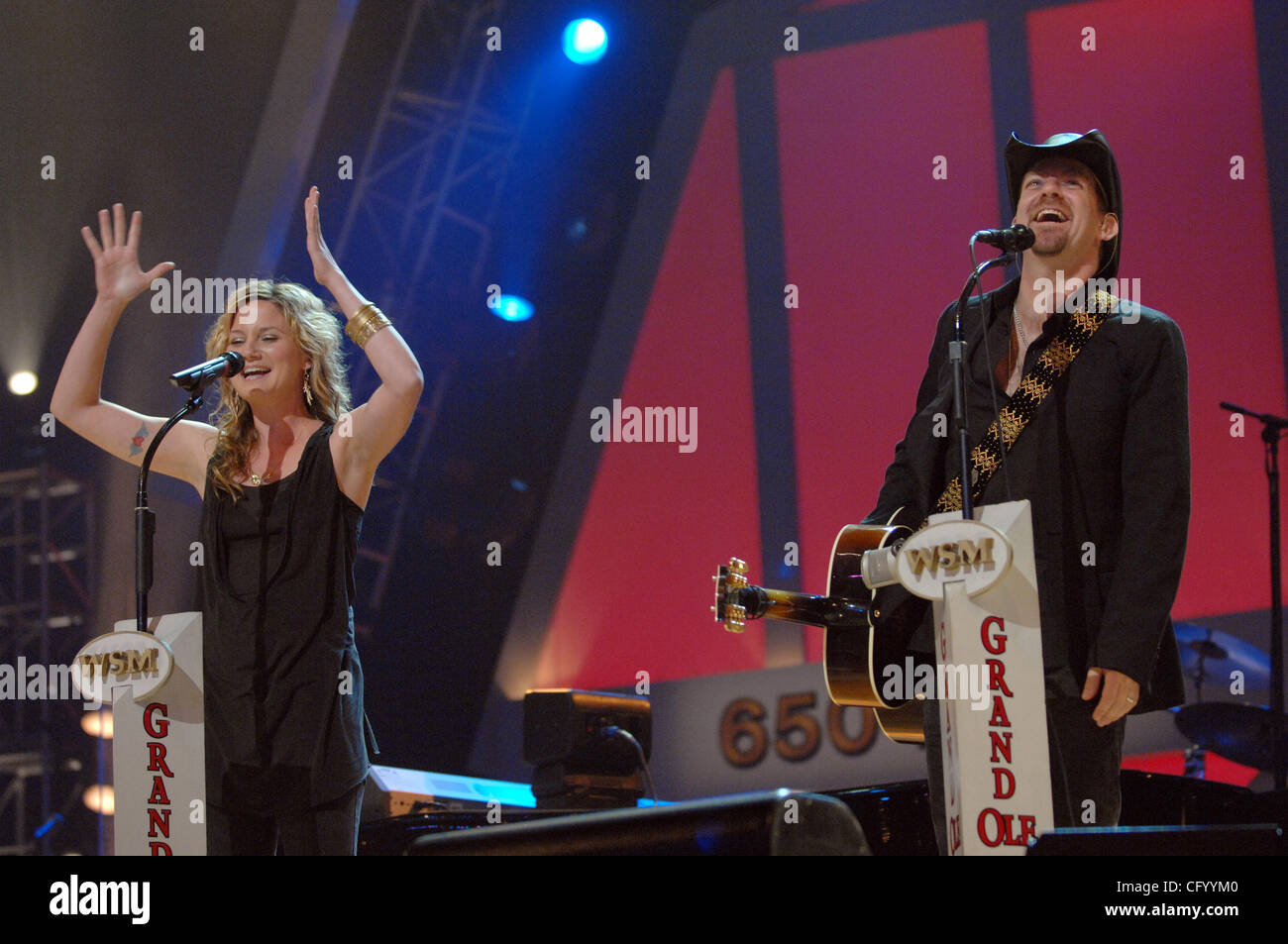 Jun 5, 2007 Nashville, TN; USA, Singer JENNIFER NETTLES and Guitarist ...
