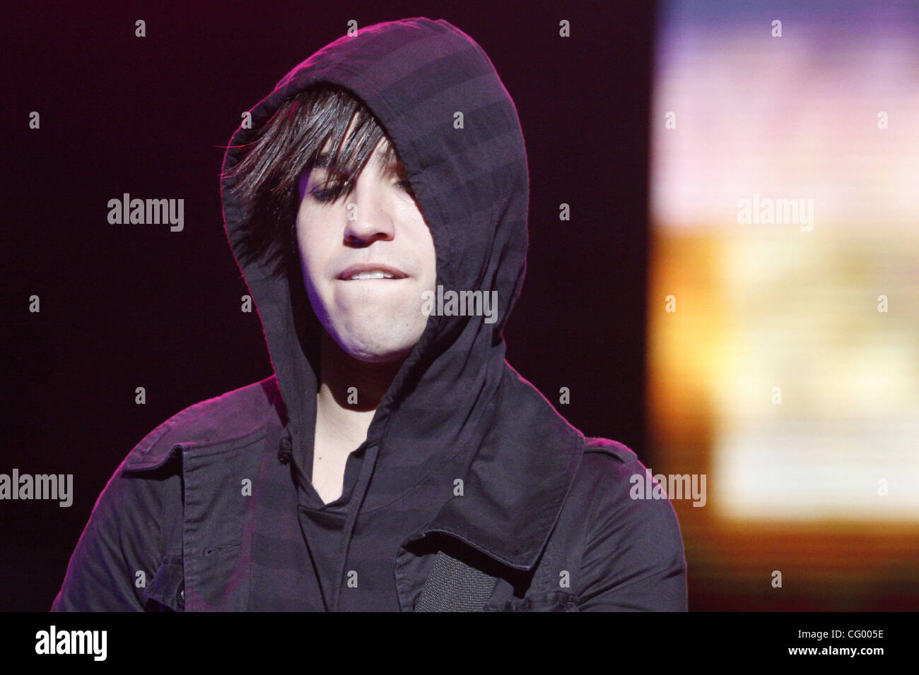 Jun 05, 2007 - Wantagh, New York, USA - FALL OUT BOY, vocalist-rhythm ...