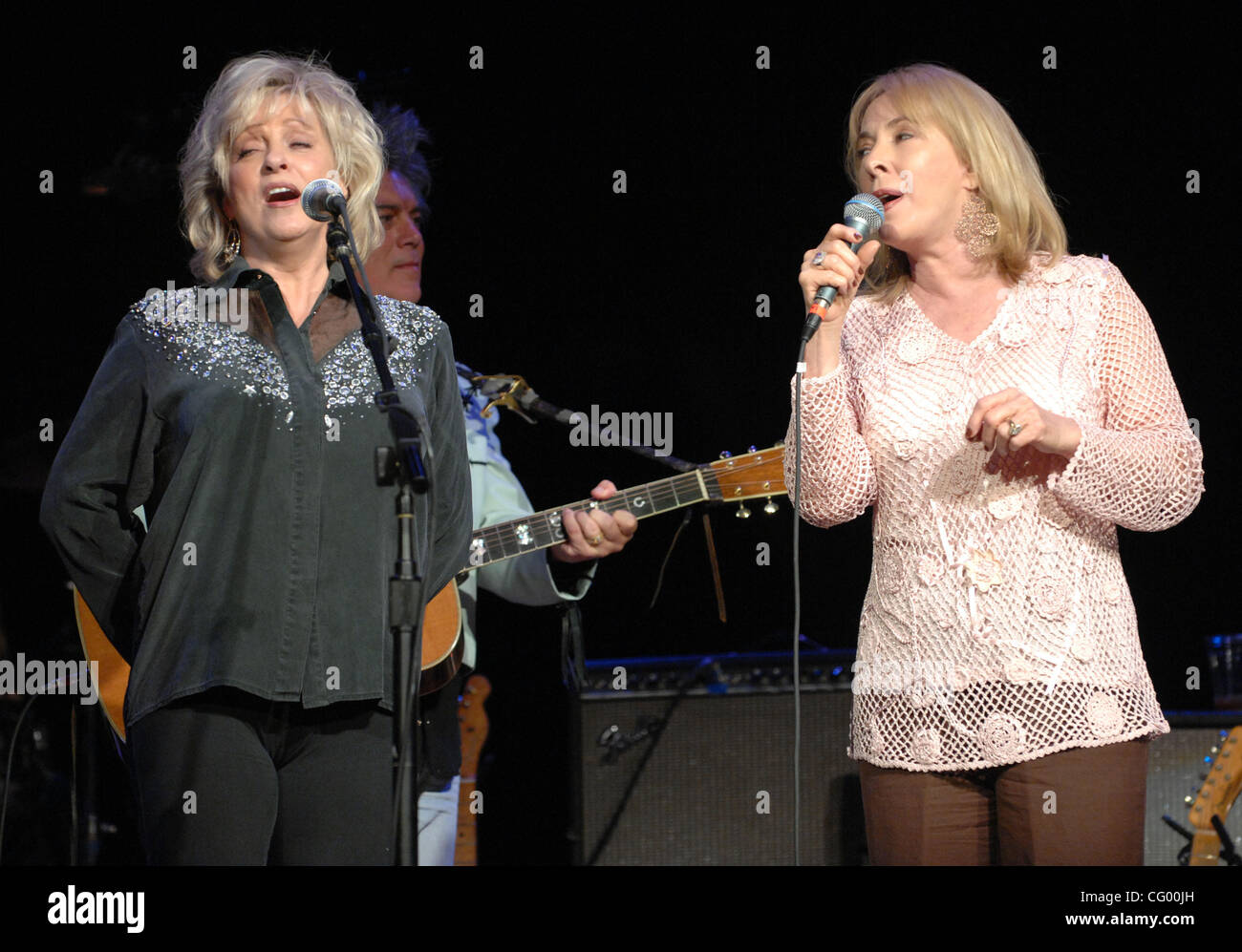 Jun 6, 2007 Nashville, TN; USA, (L-R) Singer CONNIE SMITH and BARBARA ...