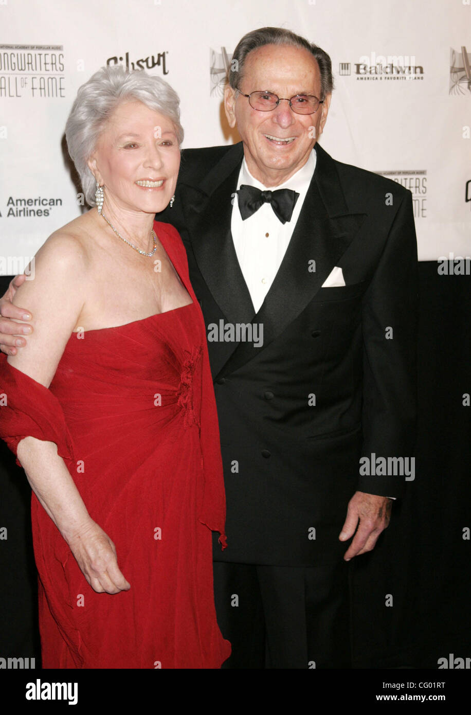 Jun 07, 2007 - New York, NY, USA - HAL DAVID and WIFE at the arrivals ...