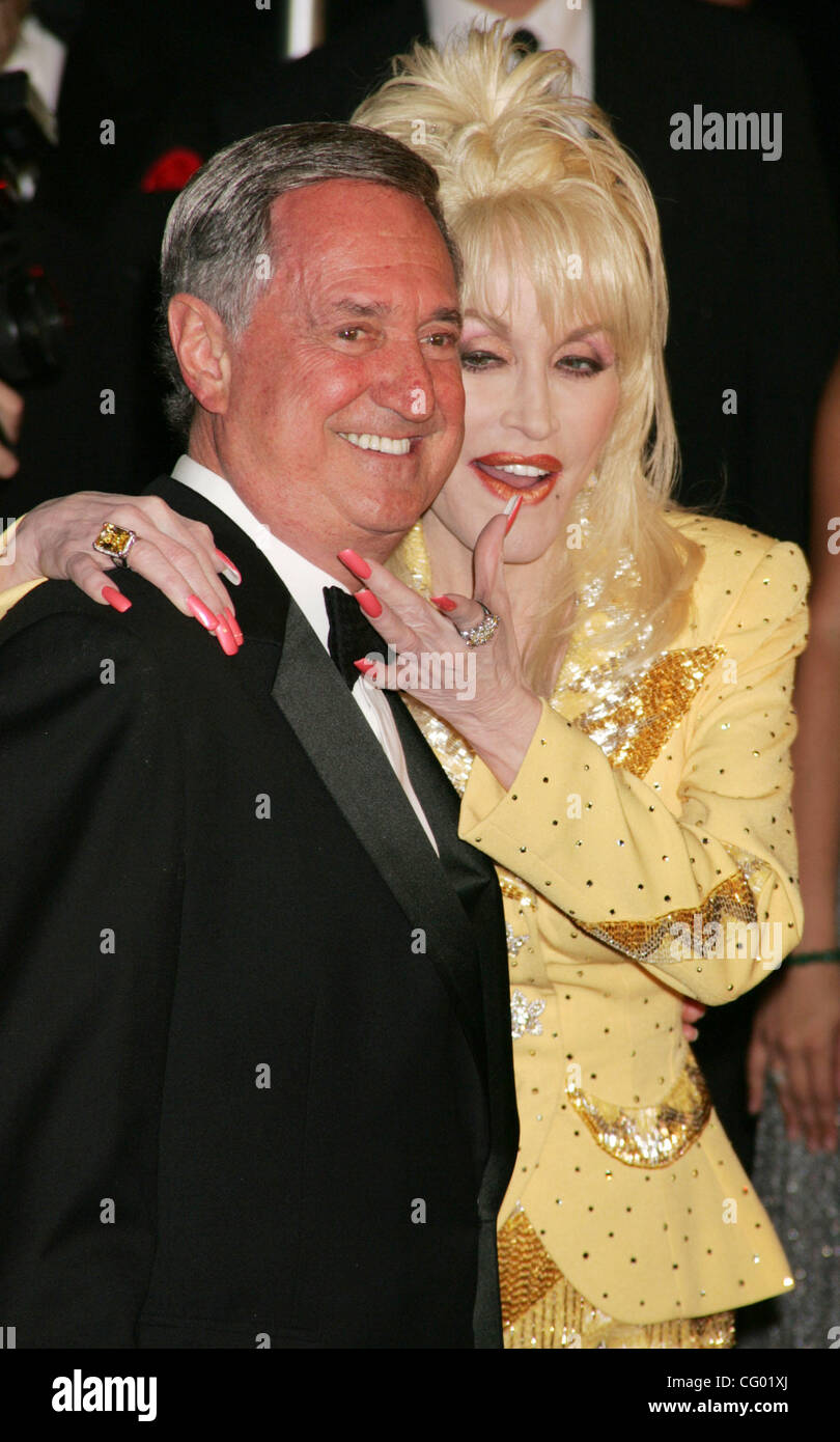 Jun 07, 2007 - New York, NY, USA - NEIL SEDAKA and DOLLY PARTON at the ...