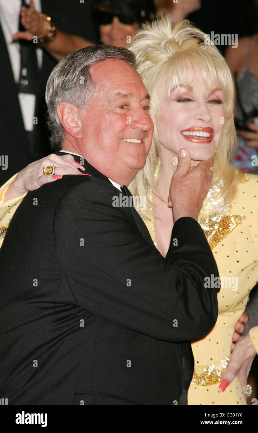 Jun 07, 2007 - New York, NY, USA - NEIL SEDAKA and DOLLY PARTON at the ...