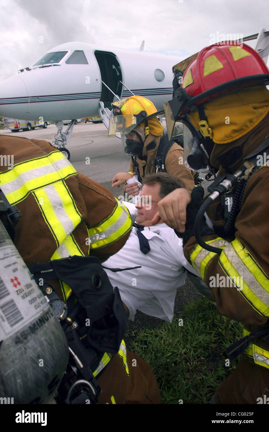 Firefighter rescue carry hi-res stock photography and images - Alamy