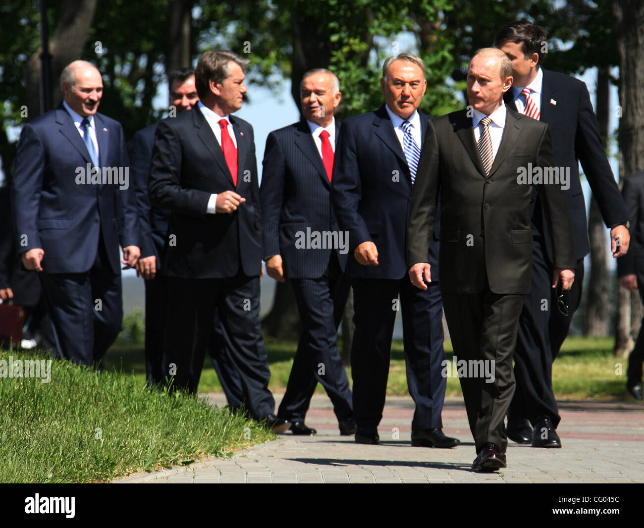 (r-l)Russian President Vladimir Putin , Kazakh President Nursultan ...