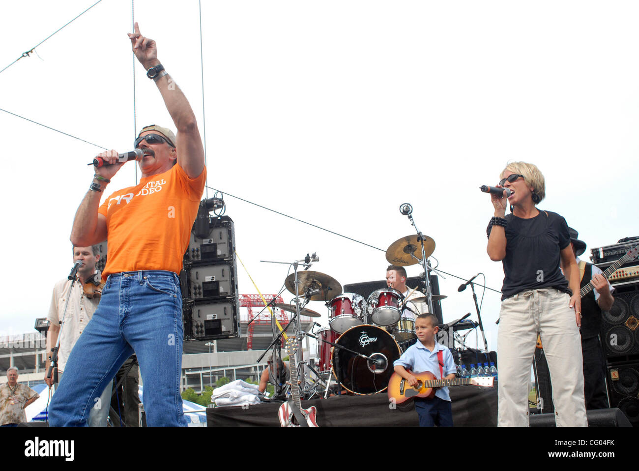 Jun. 10, 2007 Nashville, TN; USA, Musician AARON TIPPIN and his wife ...