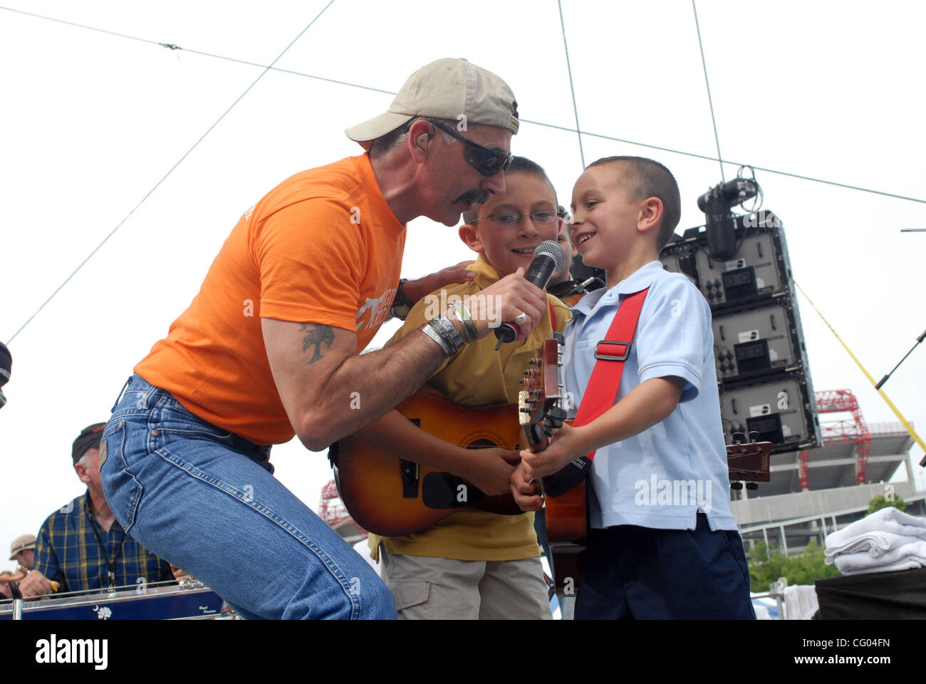 Jun. 10, 2007 Nashville, TN; USA, Musician AARON TIPPIN along with his ...