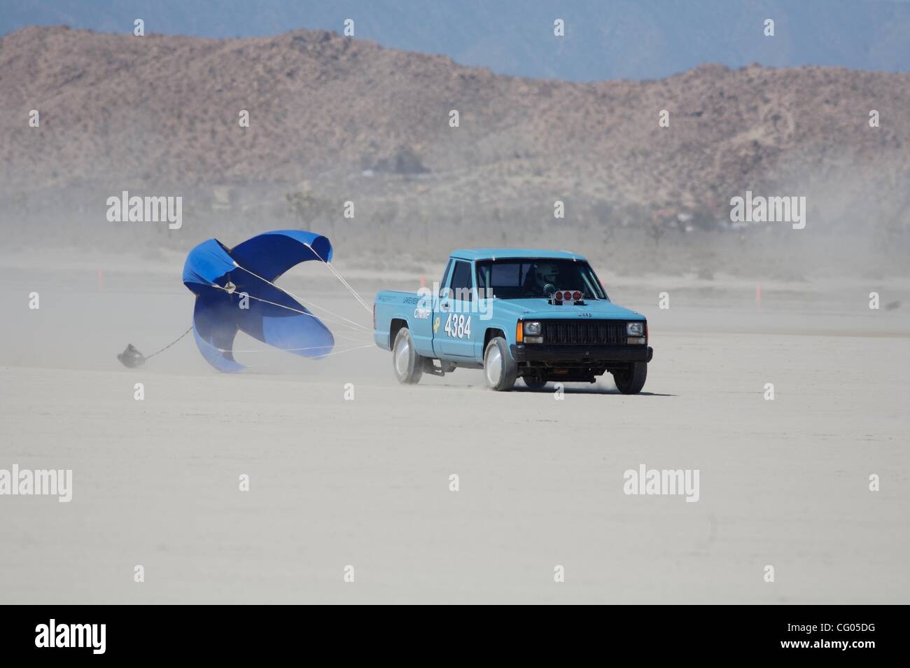 180 mph hi-res stock photography and images - Alamy