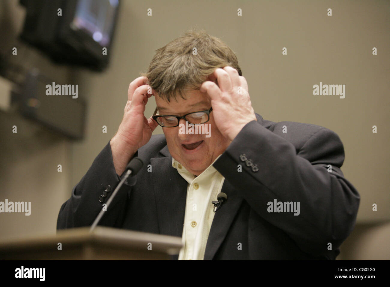 Jun 12, 2007 - Sacramento, California, USA - Film-maker MICHAEL MOORE ...