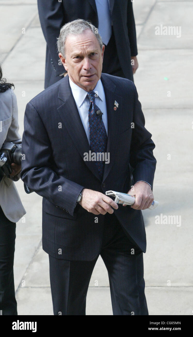 Brian williams nbc hi-res stock photography and images - Alamy