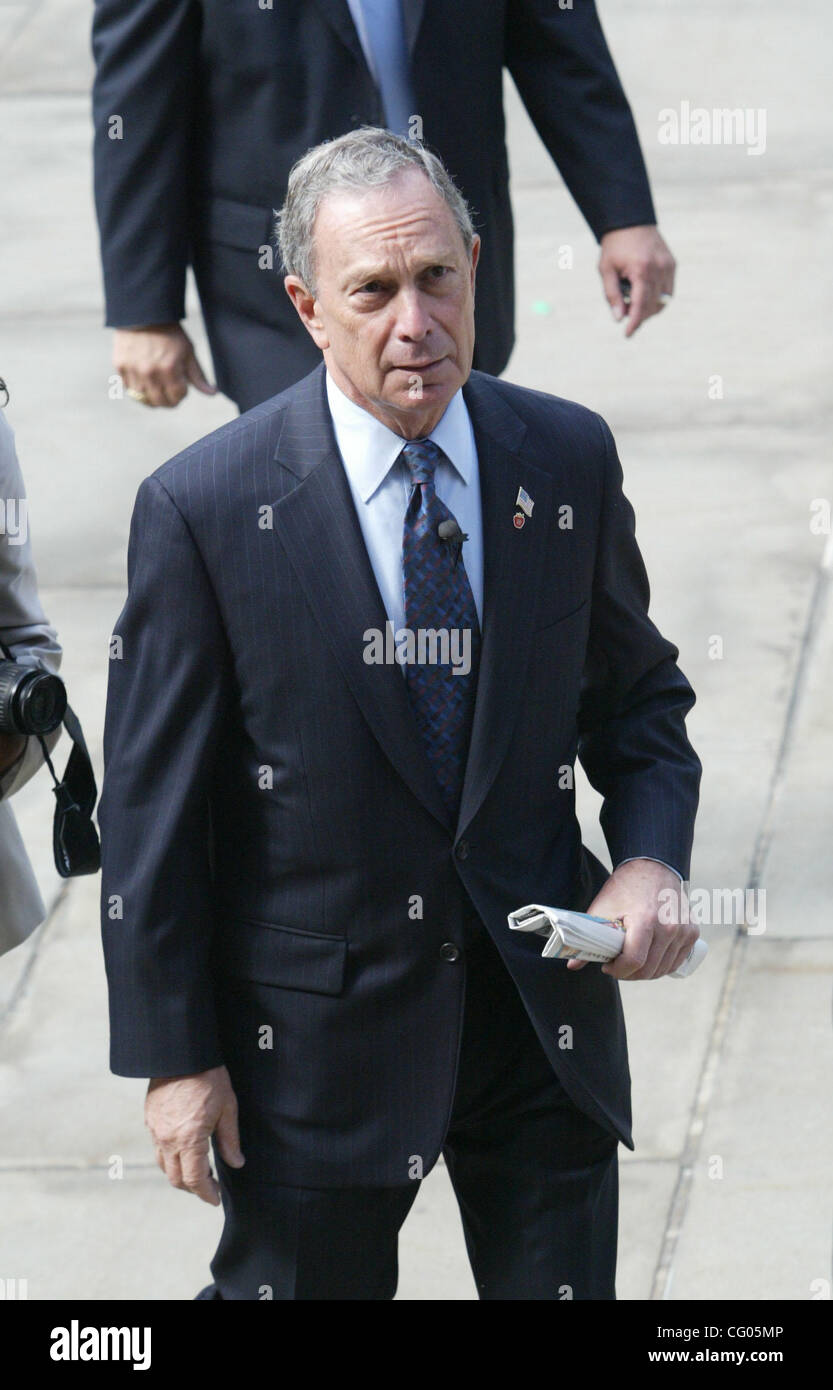 Brian williams nbc hi-res stock photography and images - Alamy
