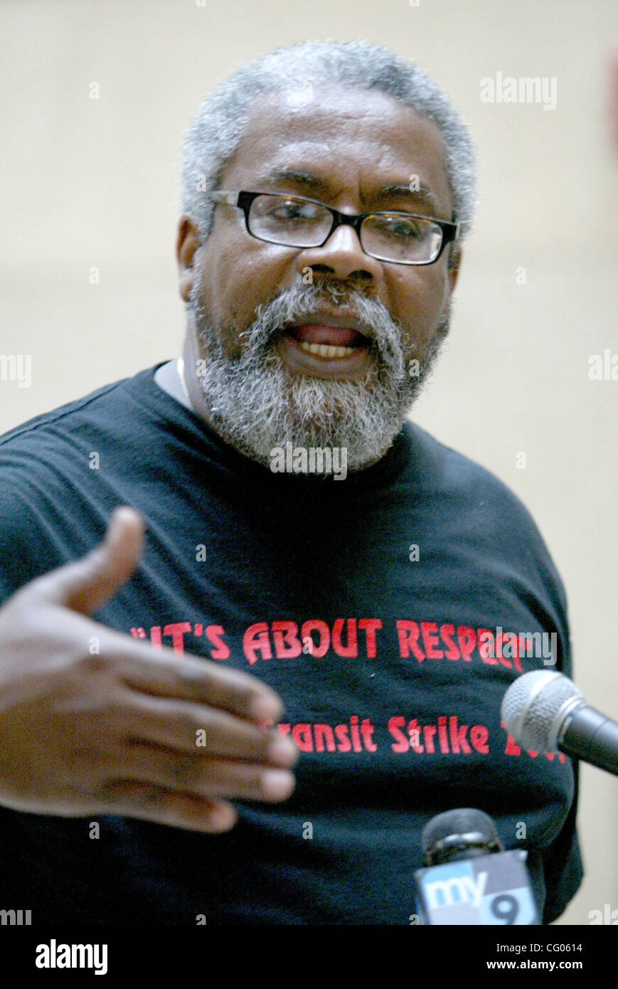 Elliot (Lee) Sander, MTA CEO and IBT Local 808 Secretary Chris Silvera ...