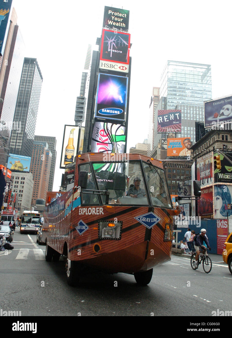 New York Splash Tours' "AquaBus" is New York City's first land & water ...