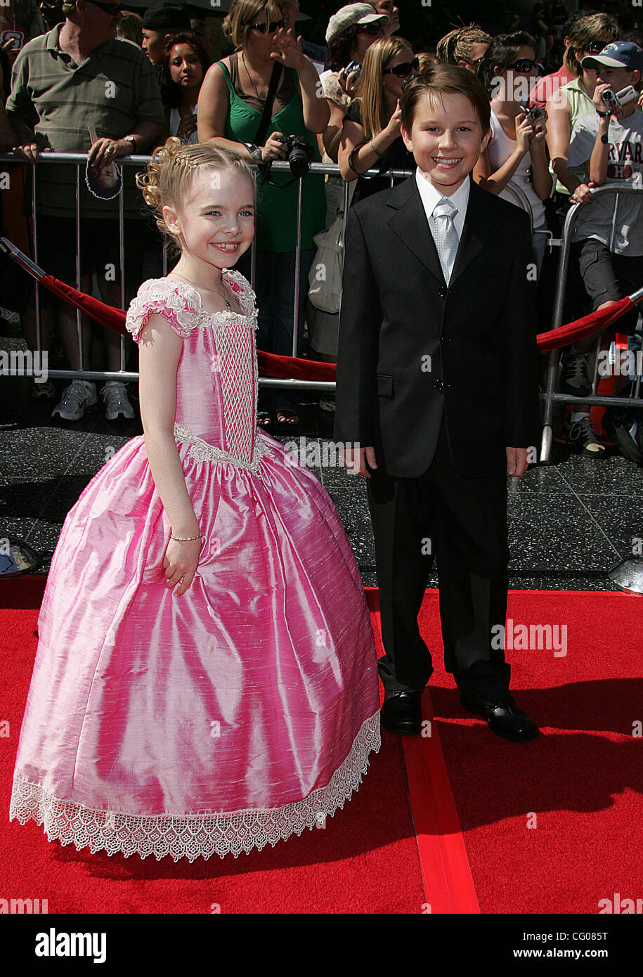 © 2007 Jerome Ware/Zuma Press DARCY ROSE BYRNES and HUNTER ALLEN ...
