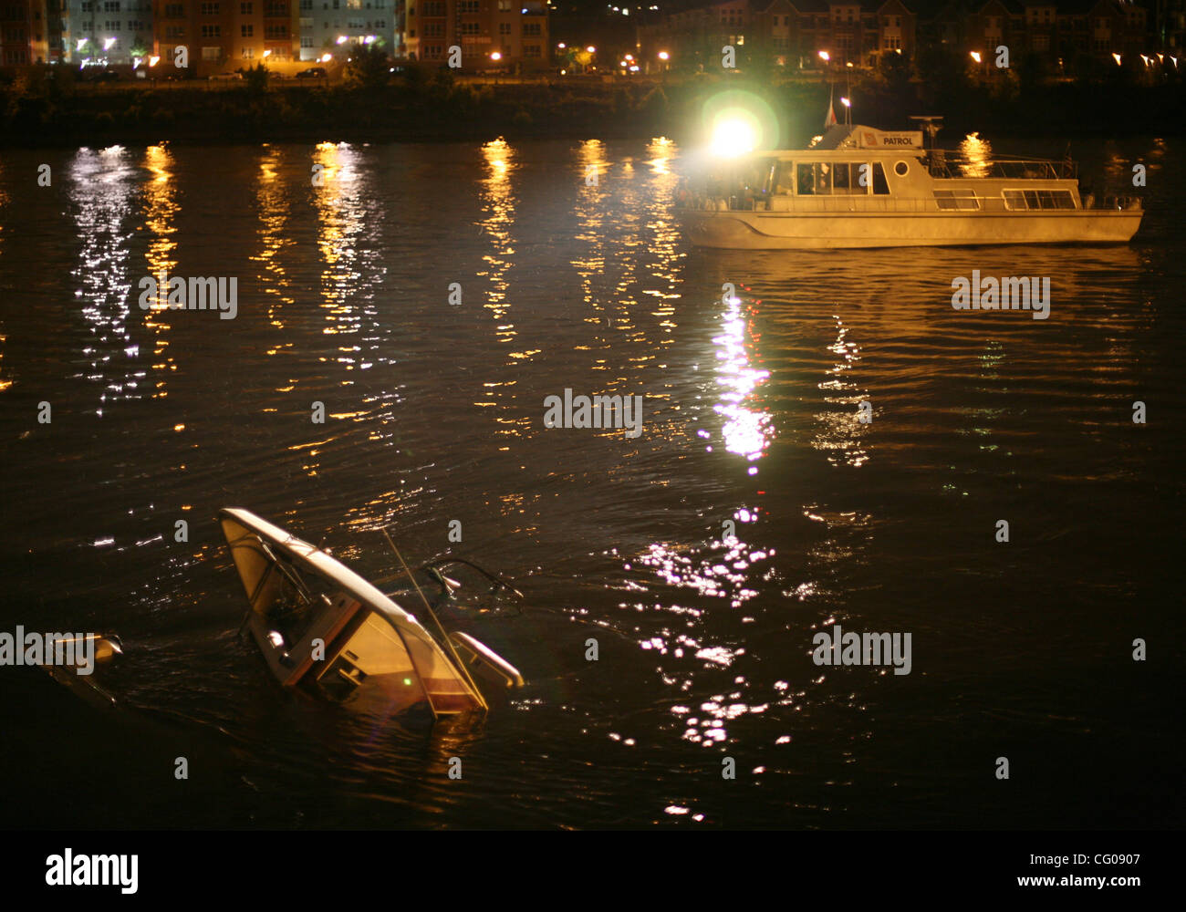 Boat refueling hi-res stock photography and images - Alamy