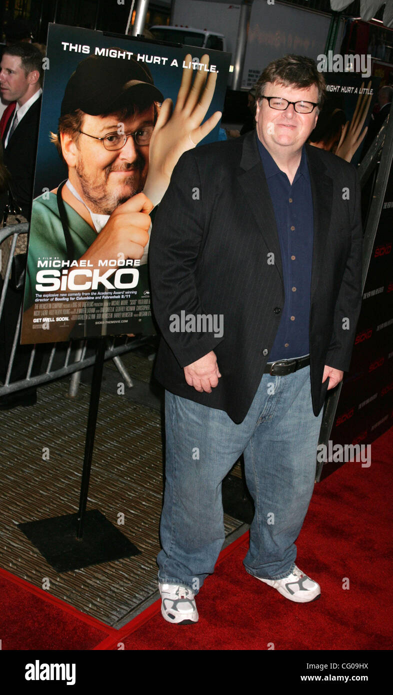 Jun 18, 2007 - New York, NY, USA - Director MICHAEL MOORE at the ...