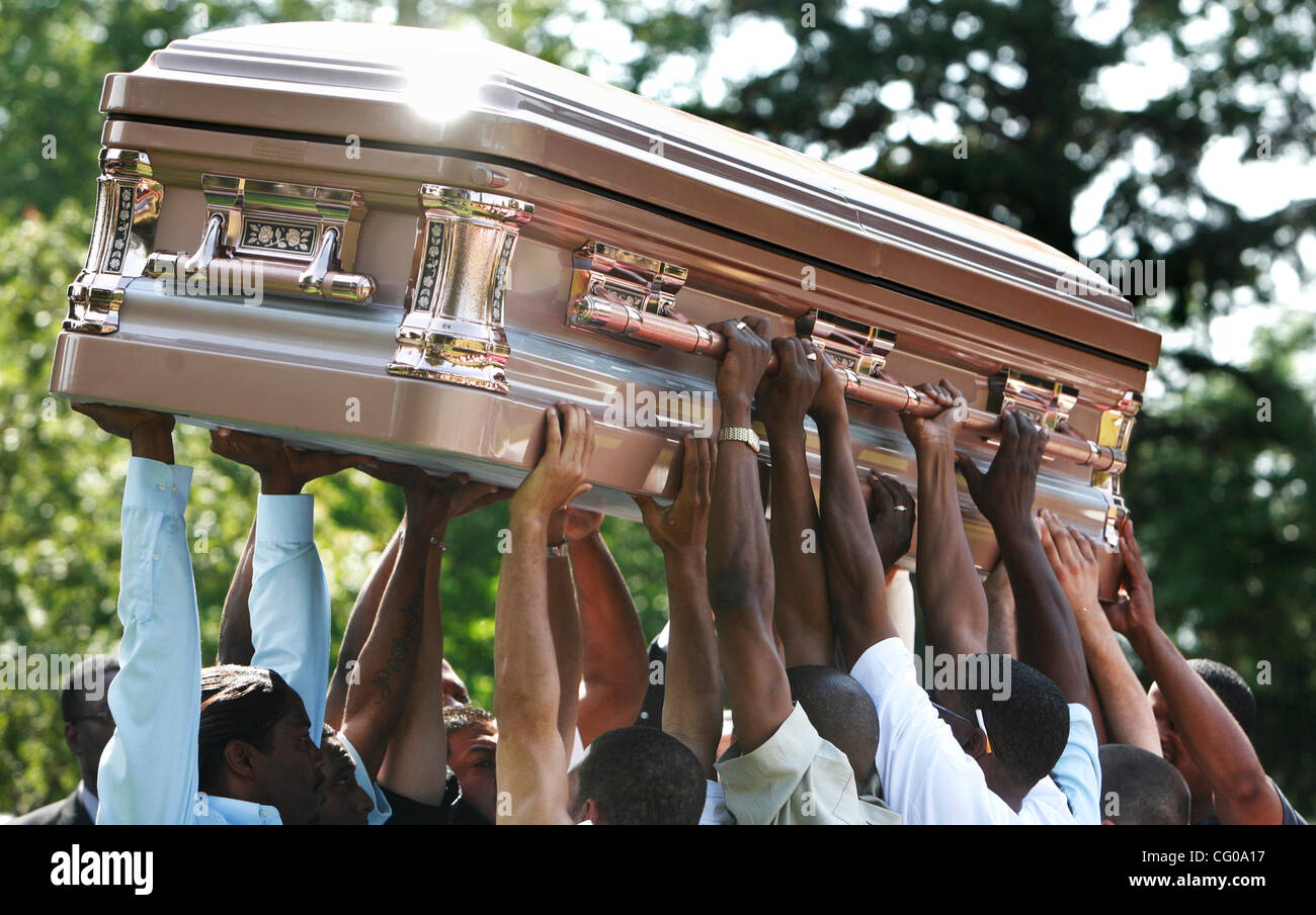 Crystal lake cemetery hi-res stock photography and images - Alamy