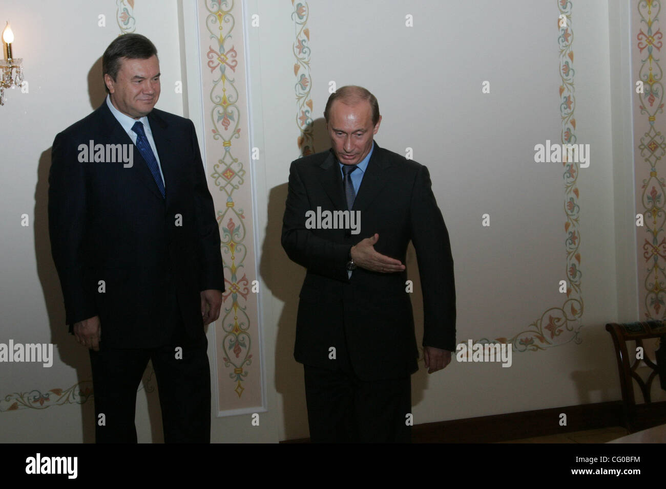 Ukrainian prime minister Viktor Yanukovich had talks with Russian ...