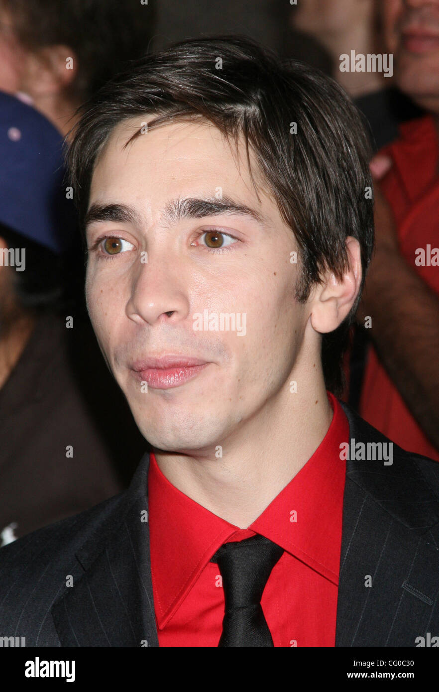 Jun 22, 2007 - New York, NY, USA - Actor JUSTIN LONG at the arrivals ...