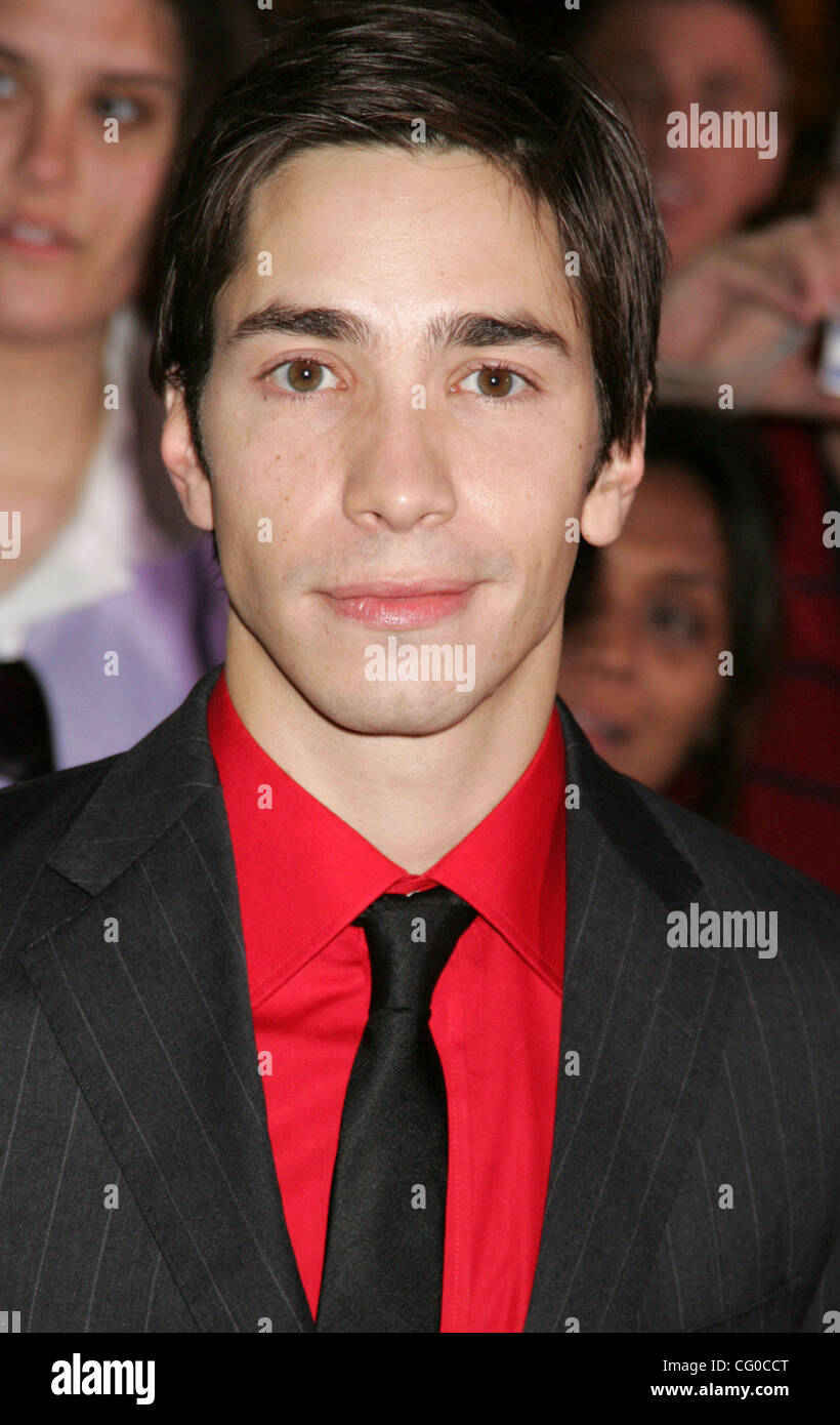 Jun 22, 2007 - New York, NY, USA - Actor JUSTIN LONG at the arrivals ...