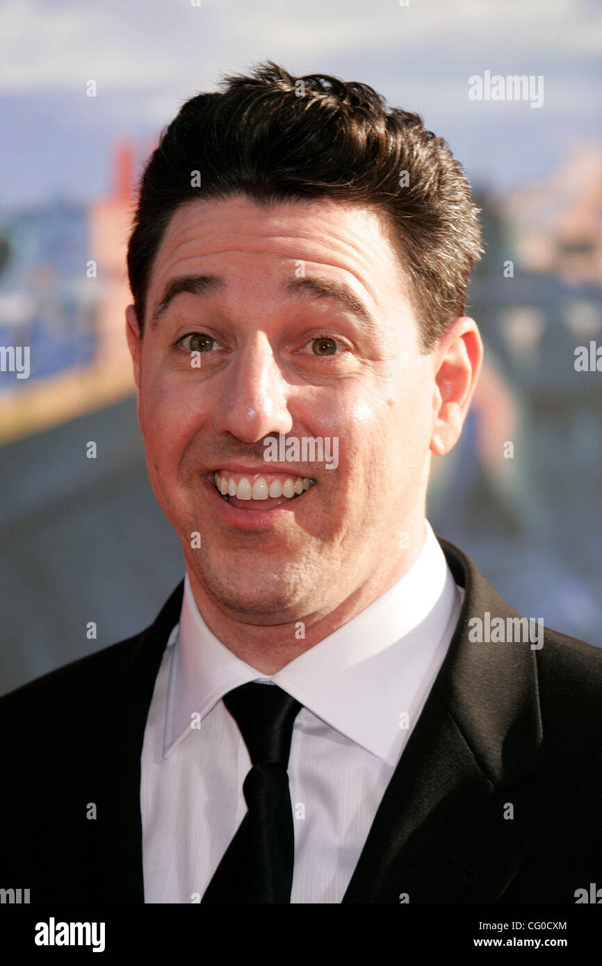 Jun 22, 2007 - Hollywood, CA, USA - LOU ROMANO at the 'Ratatouille ...