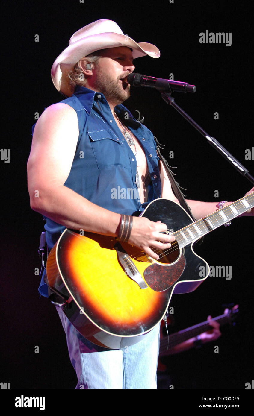 Jun. 23, 2007 Raleigh, NC; USA, Musician TOBY KEITH performs live as ...
