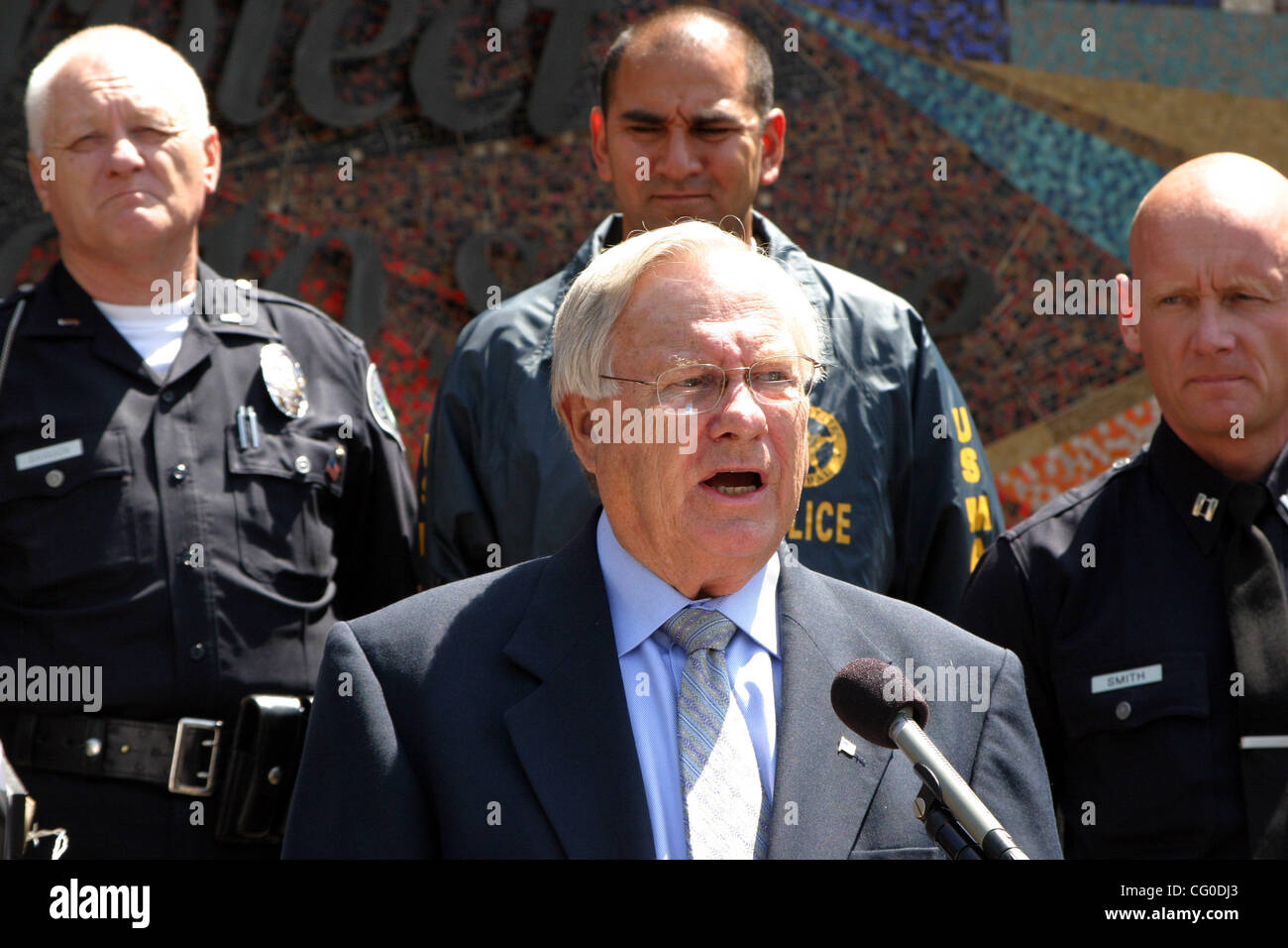 Jun 25, 2007- Los Angeles, CA, USA- JOHN BURROWS, the father of ...