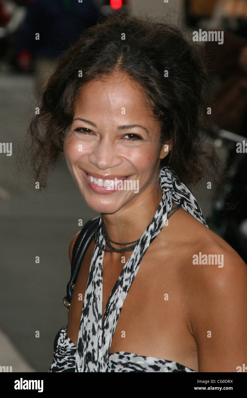 Jun 25, 2007 - New York, NY, USA -Actress SHERRI SAUM at the arrivals ...