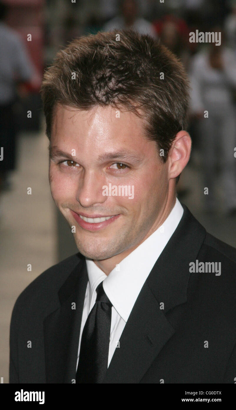 Justin bruening hi-res stock photography and images - Alamy