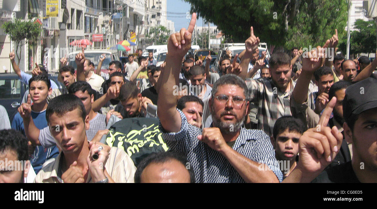 Jun 25, 2007 - Gaza City, Gaza - Palestinian relatives of Islamic Jihad ...