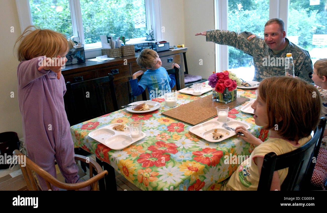 June 23, 2007 - St. Paul, MN, USA - Chief Warrant Officer RON MICHAEL ...