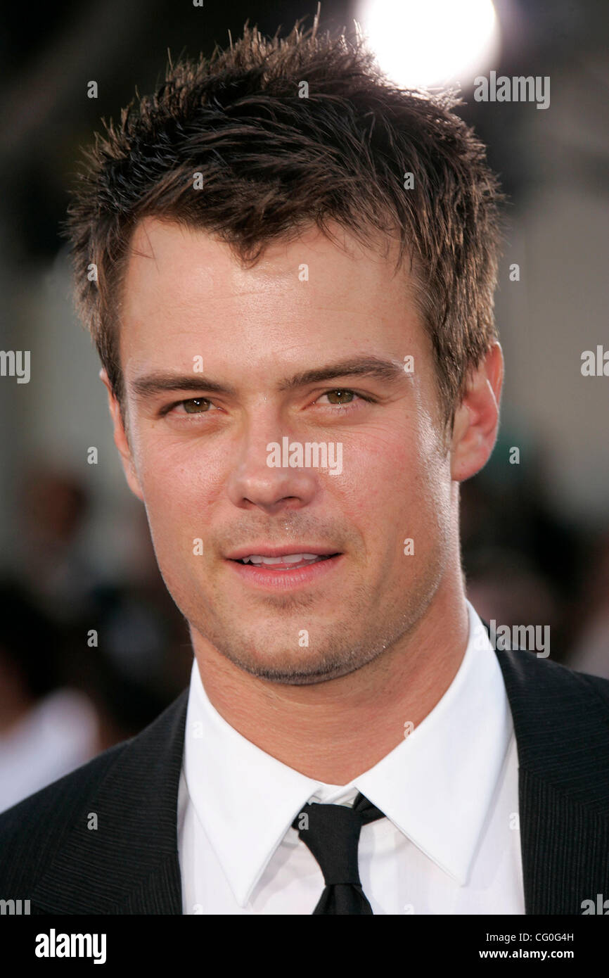 Jun 27, 2007 - Hollywood, CA, USA - Actor JOSH DUHAMEL at the Hollywood ...