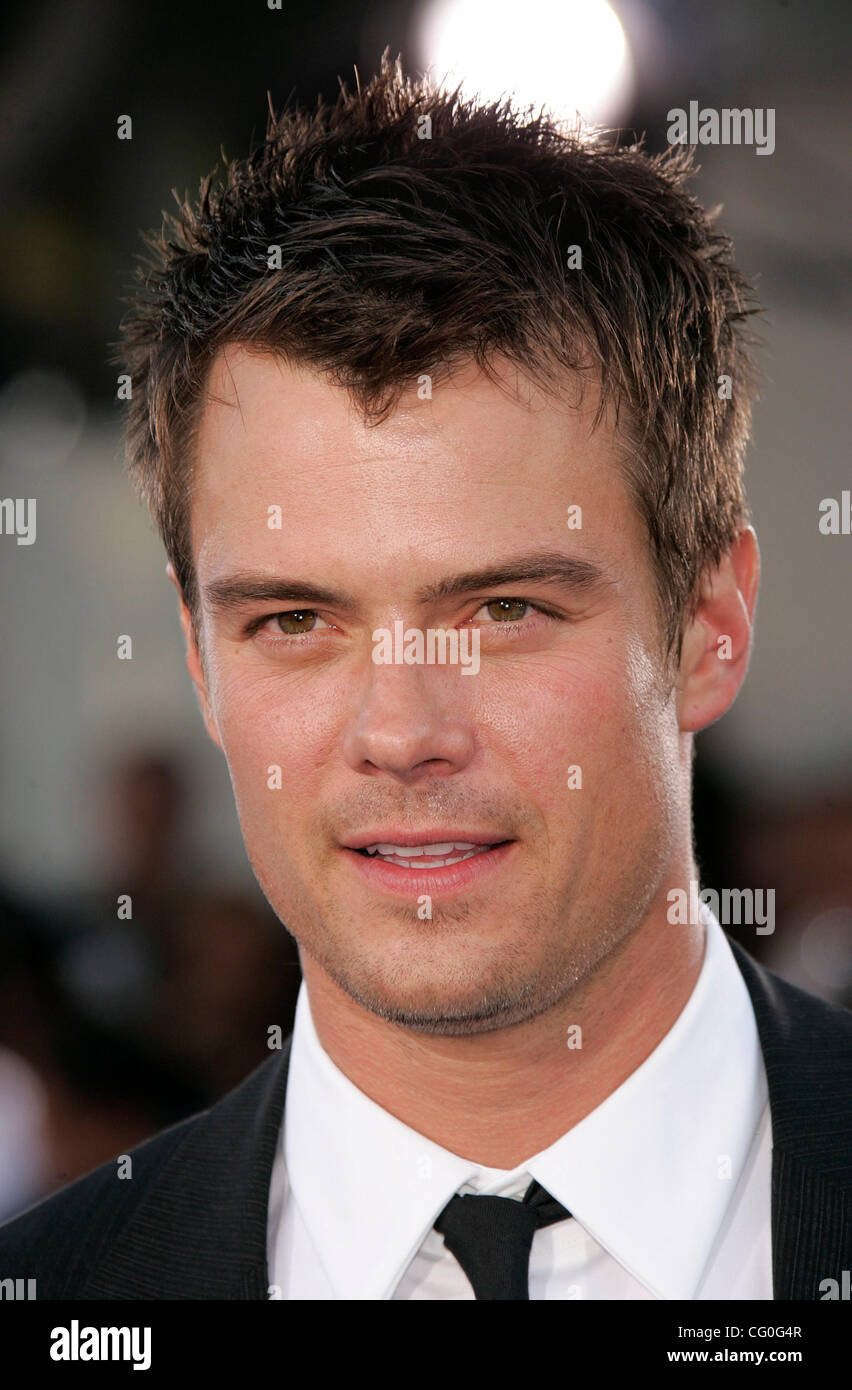 Jun 27, 2007 - Hollywood, CA, USA - Actor JOSH DUHAMEL at the Hollywood ...