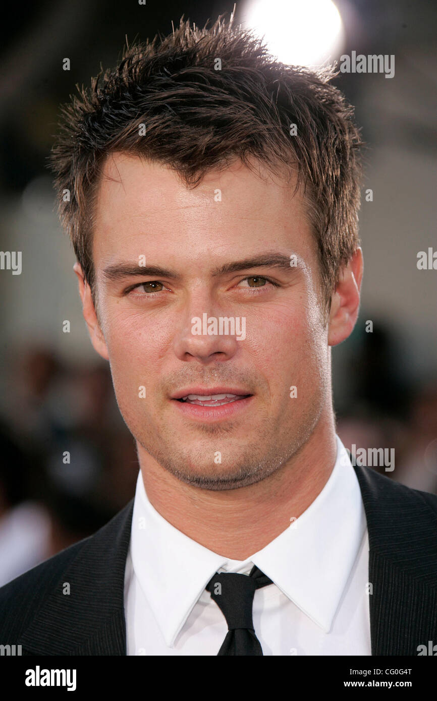 Jun 27, 2007 - Hollywood, CA, USA - Actor JOSH DUHAMEL at the Hollywood ...