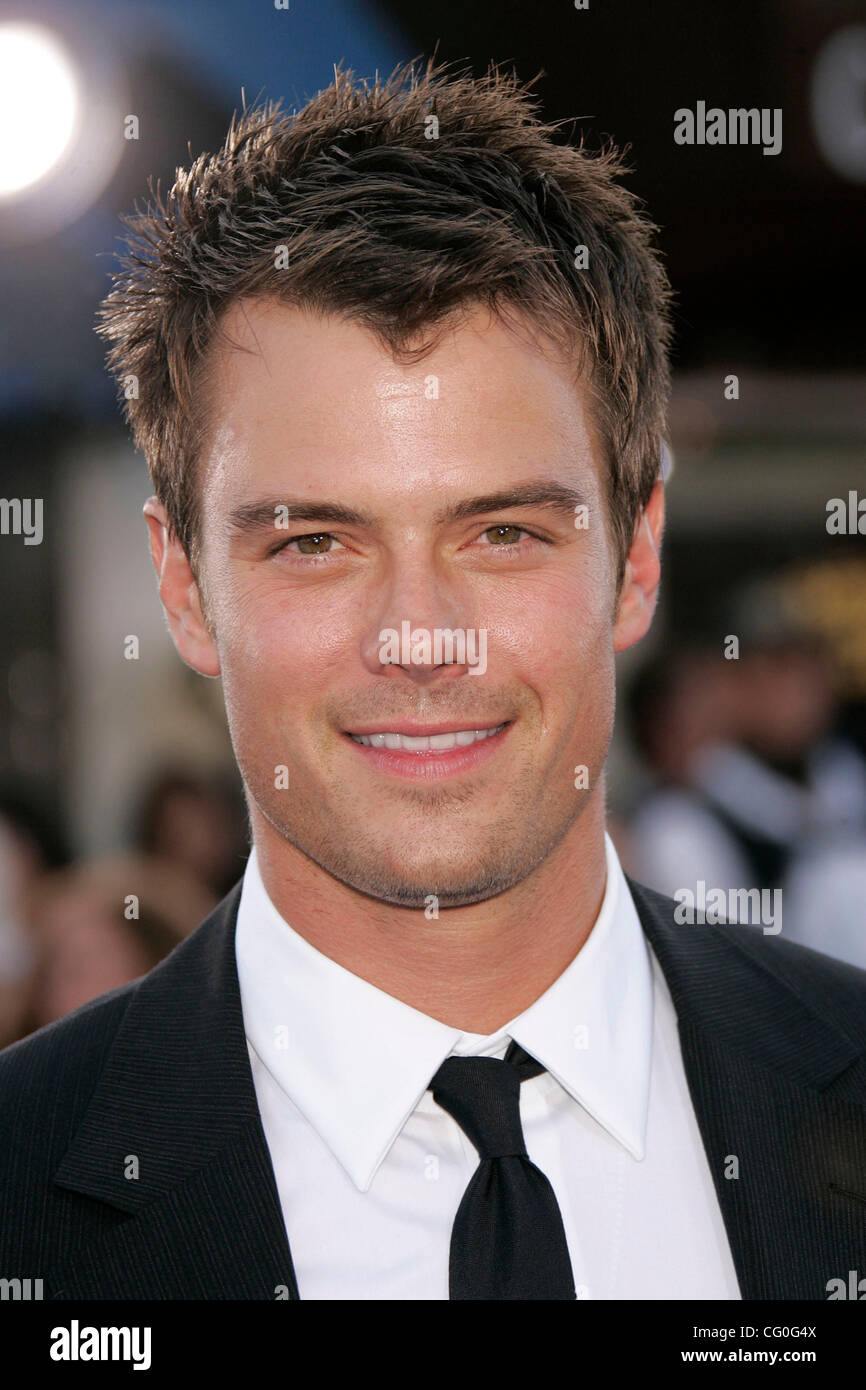 Jun 27, 2007 - Hollywood, CA, USA - Actor JOSH DUHAMEL at the Hollywood ...