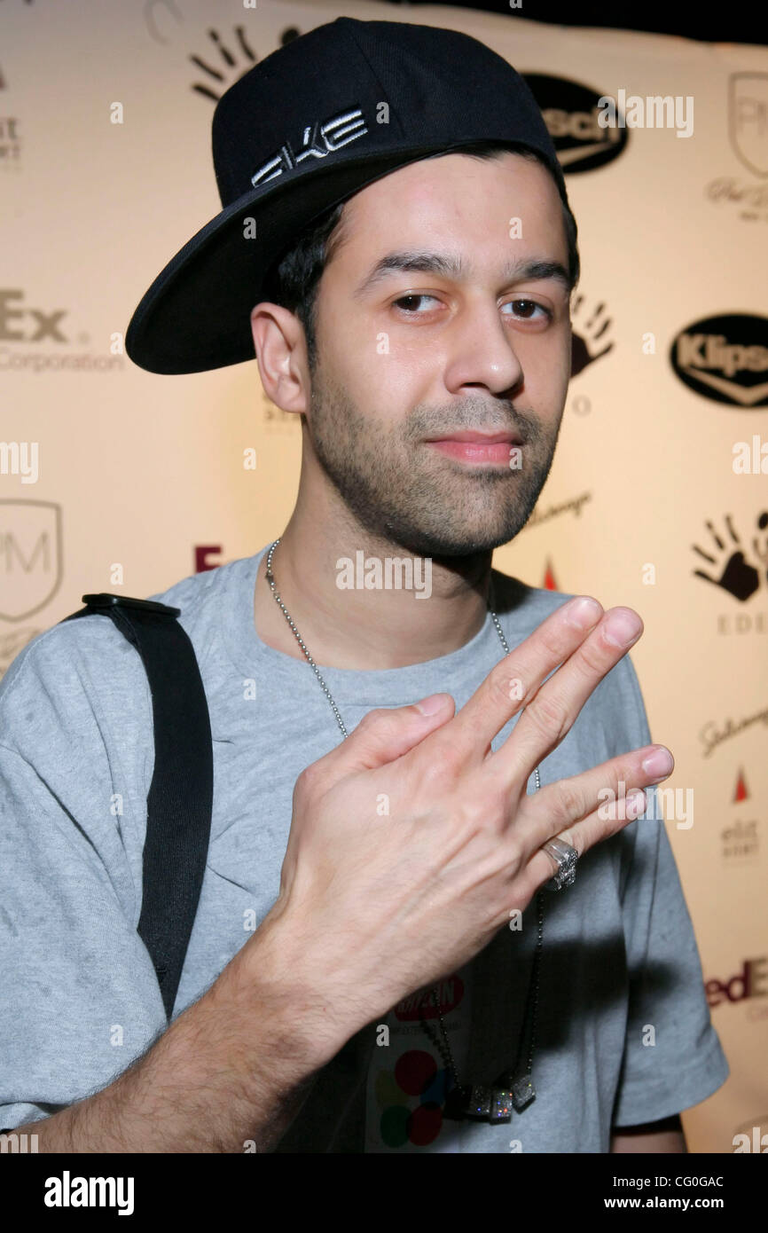 Charity promoter hi-res stock photography and images - Alamy