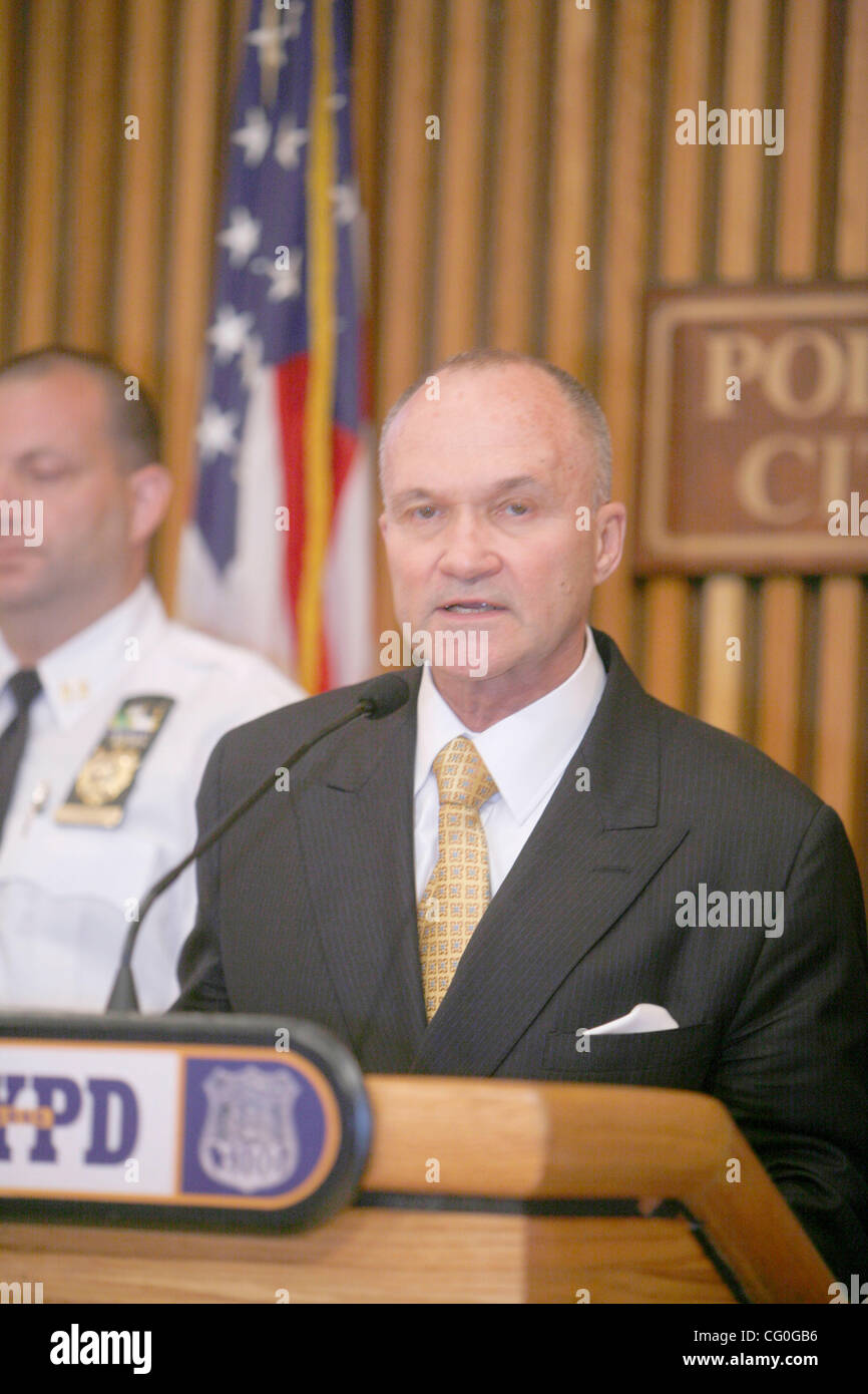 Police Commissioner Raymond W. Kelly with officer's involved in the ...