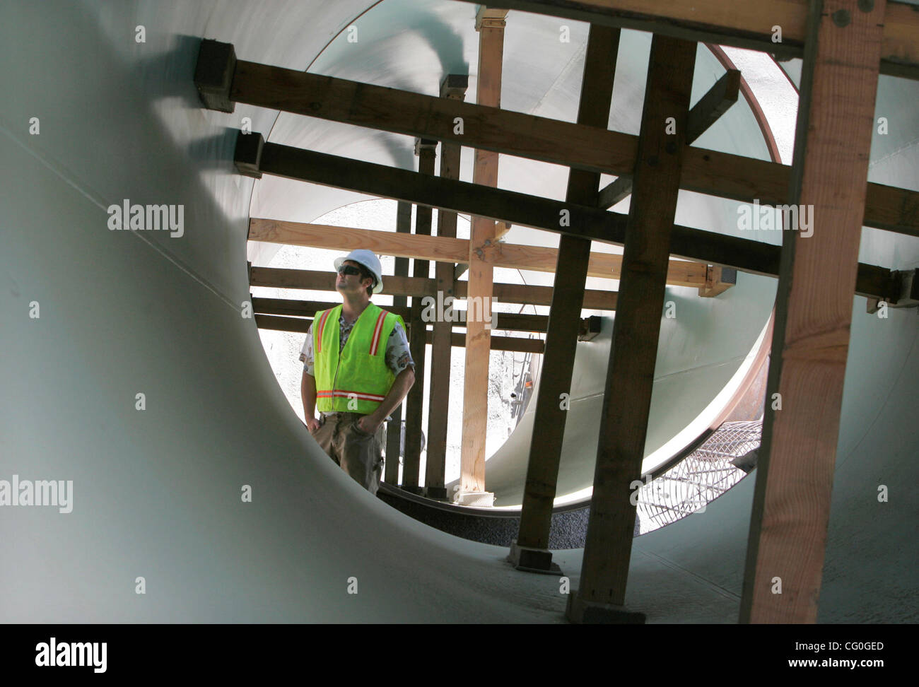 June 28, 2007, Del Dios, California, USA JEREMY SHEPARD (cq) stands ...